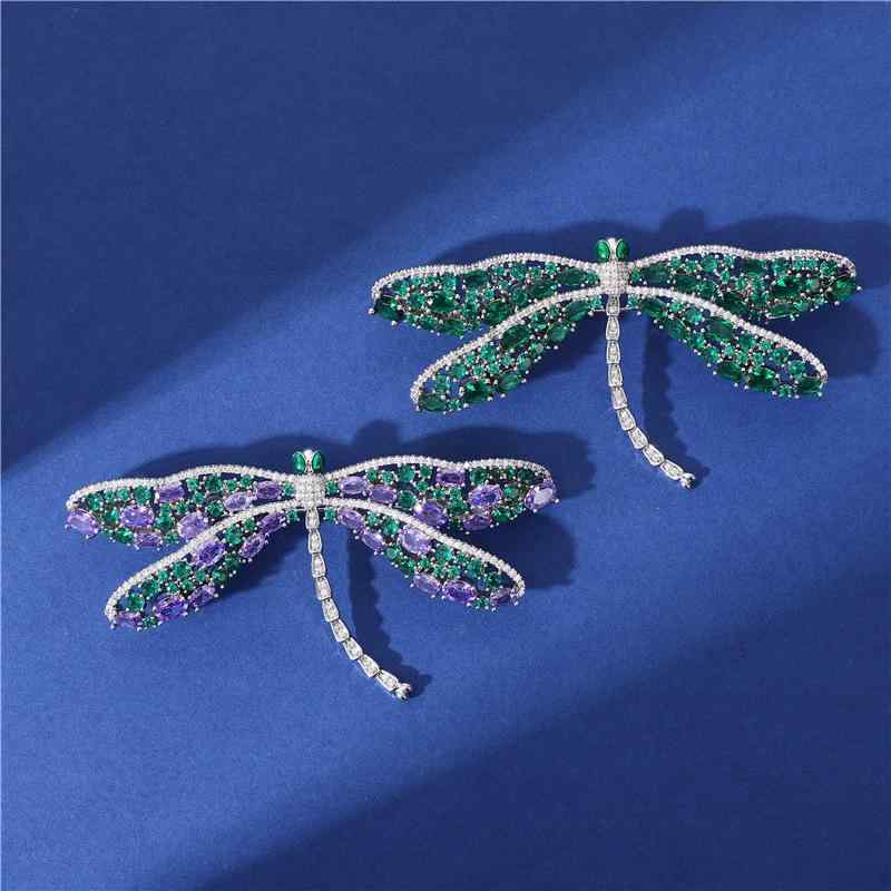 ・素材: 銅・スタイル: 胸針・形状: 昆虫・加工: 電鍍・色: 紫、緑・流行要素: トンボ・機能: 記念、装飾、多機能、二用、送礼・スタイル: 軽奢風・スタイル分類: ファッション通勤・適用: 男女通用・種類: 胸針・流行要素分類: 動物