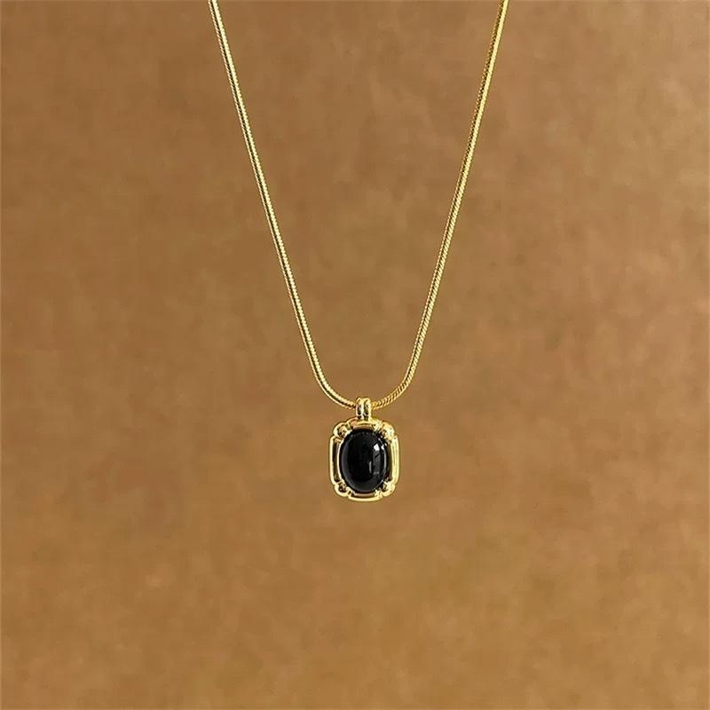 ・素材: 真鍮・加工: メッキ・形状: ジオメトリック・チェーンスタイル: スネークチェーン・ペンダント素材: 真鍮・長さ: 41cm-50cm・トレンド要素: 楕円・スタイル: ファッションOL・重量: 5g・スタイル分類: ファッション...
