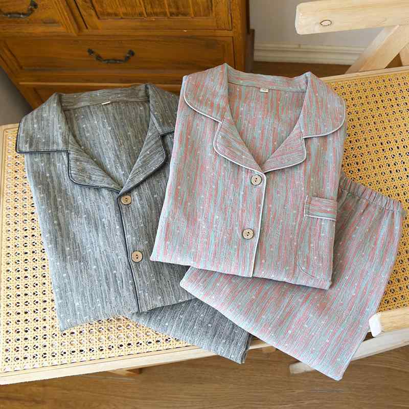 ・素材: コットン100%・スタイル: 開襟・厚み: 薄手・生地重量: 141-160g/平方メートル・襟型: シャツカラー・袖丈: 長袖・パンツ丈: ロング・機能: カジュアル、通気性、睡眠、入浴、在宅、快適、外出可・カラー: ピンク,グ...