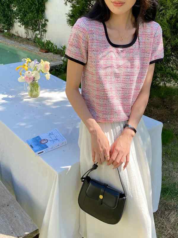 ・柄: チェック・スタイル: プルオーバー・袖丈: 半袖・加工: パッチワーク/ステッチ・シルエット: ストレート・着丈: ショート（40cm超～50cm）・襟型: スクエアネック・袖型: スタンダードスリーブ・流行要素: コントラストカラ...