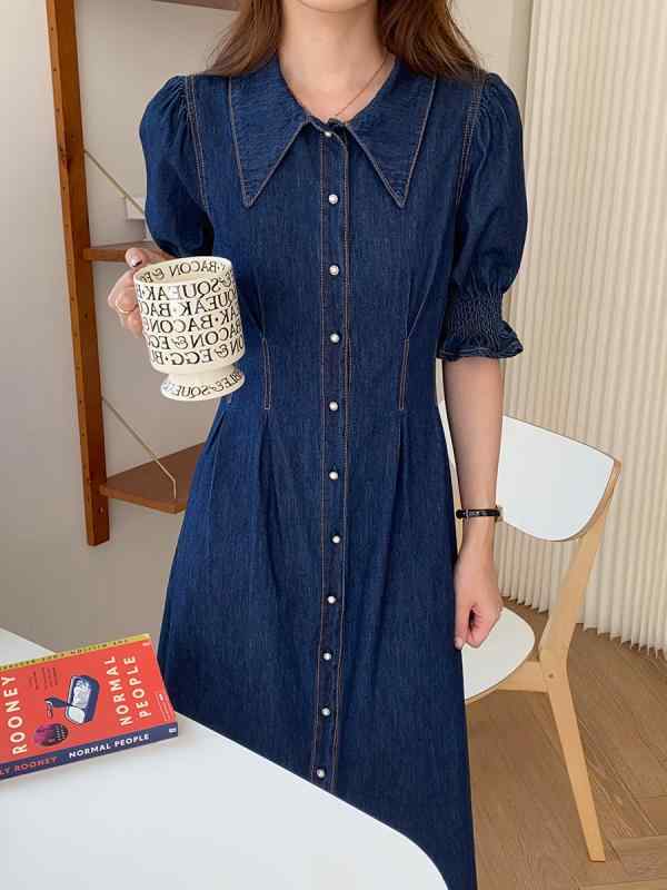 ・生地: コットン95%・柄: 無地・加工: ステッチ・タイプ: ワンピース・丈: ミドル丈・形状: デニムスカート・襟型: ポロ襟・袖デザイン: パフスリーブ・袖丈: 5分袖・ウエスト位置: ハイウエスト・ディテール: ボタン・色: ネイ...