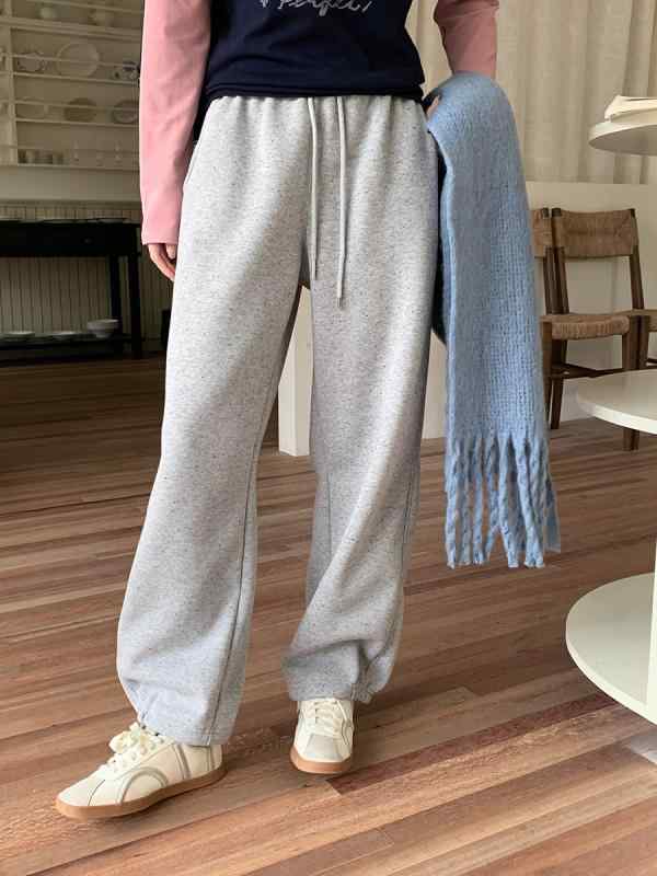 ・主素材: ポリエステル・副素材: コットン（30%以下）・パンツタイプ: ストレート・パンツ丈: ロング・ウエストタイプ: ゴム腰・厚み: 厚手・カラー: オフホワイト,グレー,ブラウン・サイズ: M,L・スタイル: 通勤・ストレッチ: ...