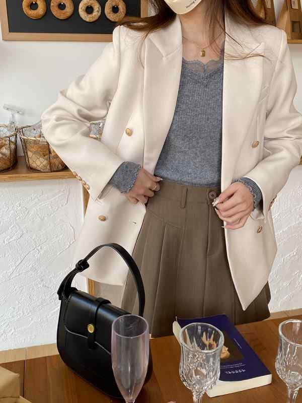 ・パターン: 無地・シルエット: ストレート・着丈: 中長(65cm超80cm以下)・襟型: スーツカラー・袖丈: 長袖・袖型: 標準袖・装飾: ボタン・加工: パッチワーク/接ぎ・色: ベージュ,ブラック・サイズ: S,M,L・前立て: ...