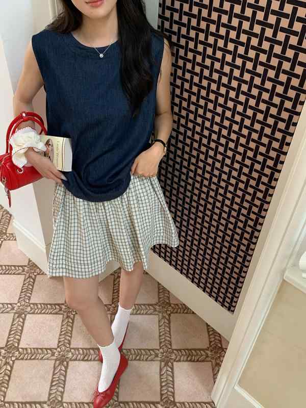 ・デザイン: 吊帯型・シルエット: Aライン・丈: 普通丈(50cm超65cm以内)・柄: 無地・素材: コットン・主素材含有率: 95%以上・色: ブルー・サイズ: M,L・スタイル: 通勤・対象年齢: 成人・対象性別: 女性・副素材: ...