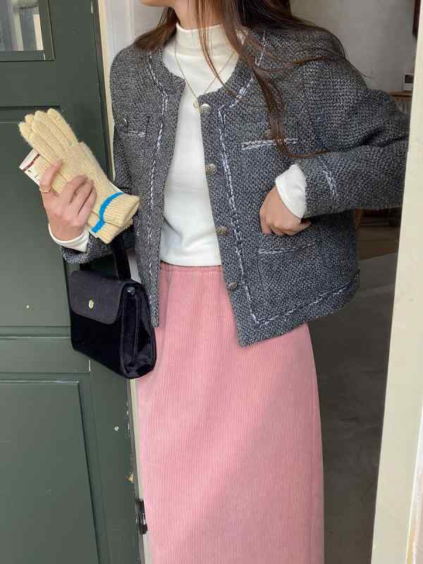 ・柄: 千鳥格・シルエット: ストレート・厚み: 厚手・着丈: 普通 (50cm<着丈≤65cm)・袖丈: 長袖・袖型: 通常袖・襟型: 丸首・特徴: ポケット・加工: 接ぎ・カラー: グレー・サイズ: S,M,L・スタイル: 通勤・...