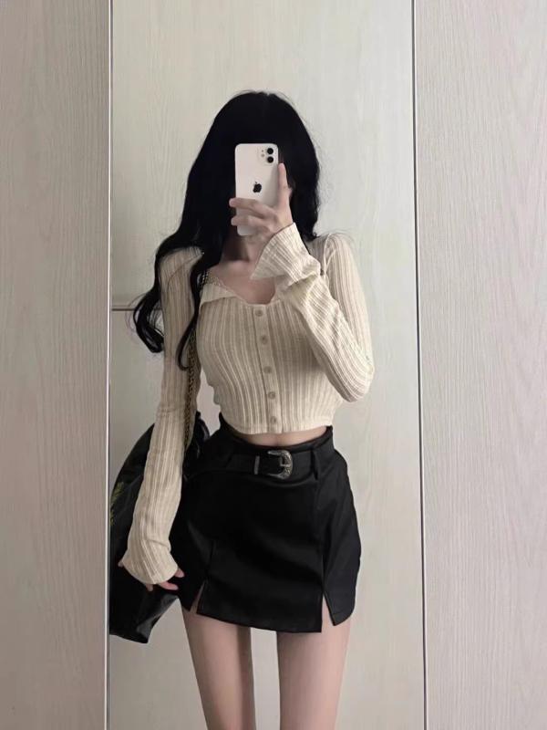 ・素材: ポリエステル・主素材含有率: 90-95%・柄: 無地・タイプ: 開襟・袖丈: 長袖・版型: 収腰・着丈: 普通・襟型: 方領・袖型: 通常袖・装飾: ボタン・サイズ: S,M,L,XL・スタイル: 通勤、少女