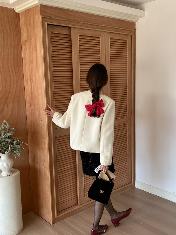 ・柄: 無地・シルエット: バット型・セット: 単品・厚み: 中厚・着丈: ミドル丈(50-65cm)・袖丈: ロングスリーブ・袖型: ノーマル・襟型: クルーネック・ディテール: ポケット・加工: パッチワーク/スプライス・カラー: ベー...