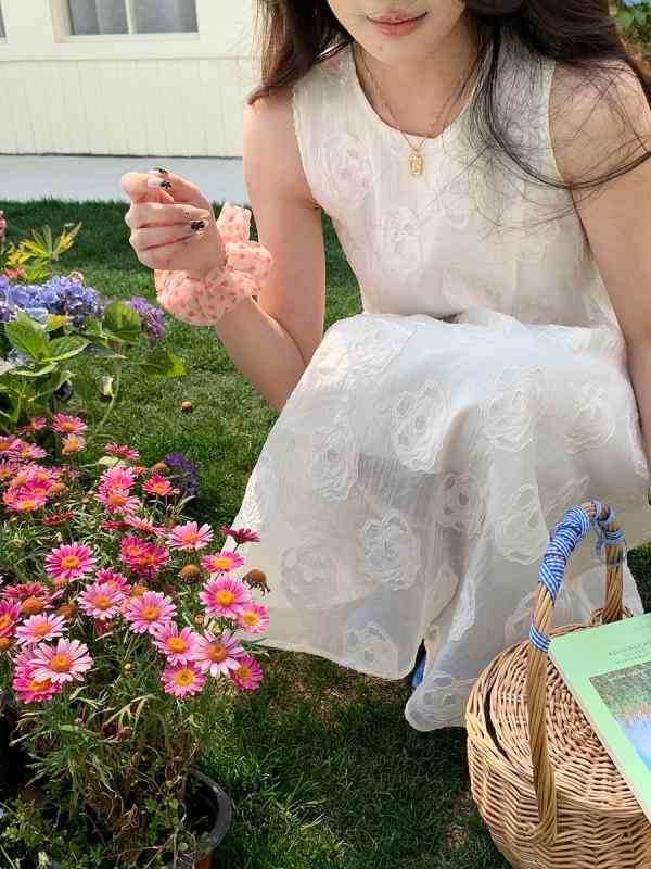 ・パターン: 無地・加工: 提花・スタイル: ベーシック・セット: 単品・丈: ロング・タイプ: キャミワンピース・ネックライン: ラウンドネック・スリーブ: ノースリーブ・ウエスト: ハイウエスト・ディテール: スプライス・カラー: ブラ...