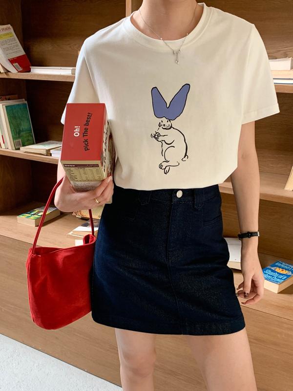 ・素材: コットン・柄: 動物柄・スタイル: プルオーバー・袖丈: 半袖・加工: プリント・シルエット: ストレート・着丈: 普通(50cm超65cm以下)・襟型: クルーネック・袖型: 通常袖・色: ブラック、ホワイト・サイズ: フリーサ...