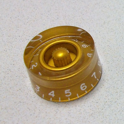 Inch Speed Knob Gold [商品番号 : 1360] インチ・スプリットタイプのポットに対応するスピードノブです。エンボス文字仕様です。 ※この商品は在庫が無い場合、ご注文からお届けまでお時間を頂きます。ご迷惑をおかけします...