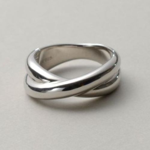 パールの老舗・東京真珠が展開するレディースカジュアルアクセサリーブランドRESOL（レゾール）。 ハイジュエリーブランドのカジュアルラインなので品質が良く、コスパが非常にいいのが特徴。 ハイセンスな名店で展開するジャパンメイドのジュエリーで...