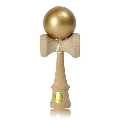 Ozora 日本けん玉協会認定 けん玉 大空 プレミアム ゴールド No-3918・製造メーカー／山形工房・サイズ／玉：直径6cm　全長：18cm　けんの長さ：16cm・素材／本体：自然木(国産ブナ材)　玉：自然木(国産サクラ材)　糸：ナイ...