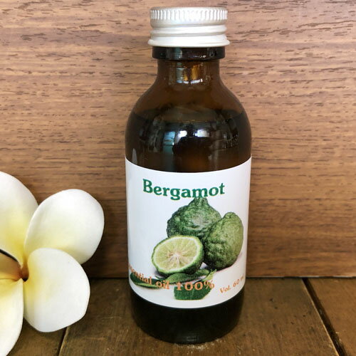 【ベルガモット】 ●エッセンシャルオイル　100％ ●内容量　60ml ●ビンサイズ　高さ　10.5cm ●Made in Thailand （タイ製） 【商品説明：効用】 お得用ボトル 神経の緊張緩和に優れておりストレス による緊張や不安...