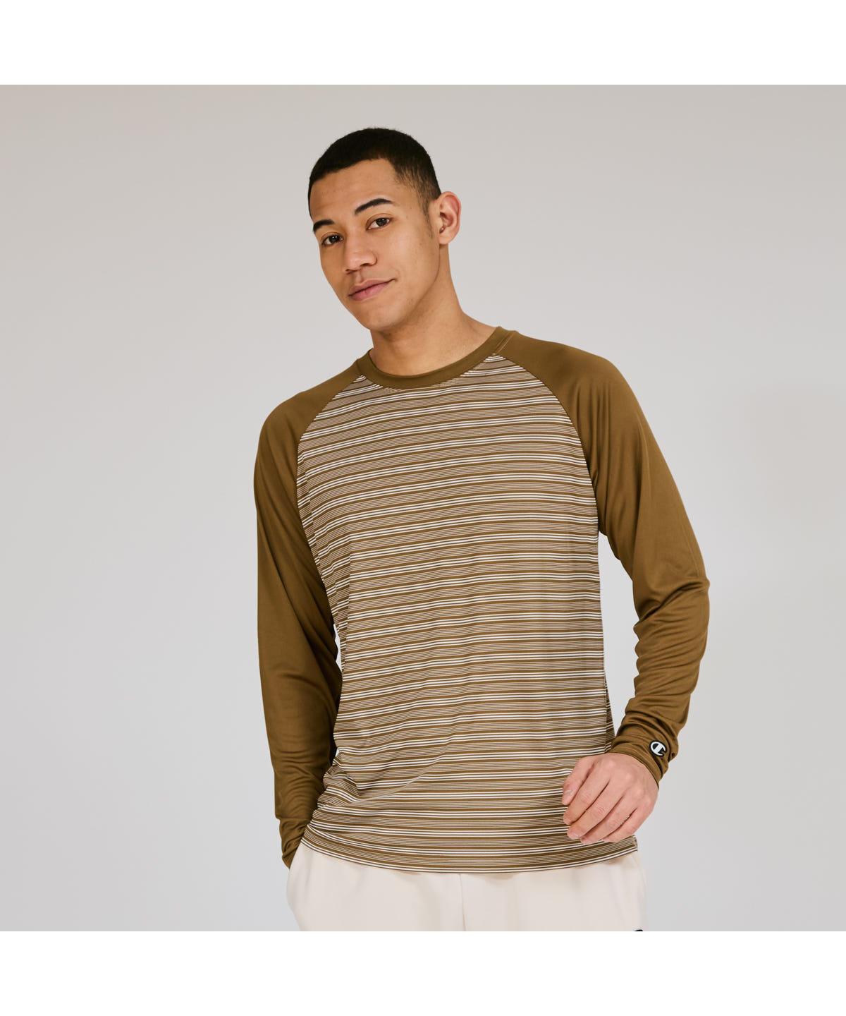 速乾性、ストレッチ性に優れ、UVカット機能を備えた「Stretch Stripe Jersey」を使用したロングスリーブTシャツです。肩の動きをスムーズにするラグランスリーブで、襟と袖をボディカラーと同系色の無地で揃えた特徴的なデザイン。左...