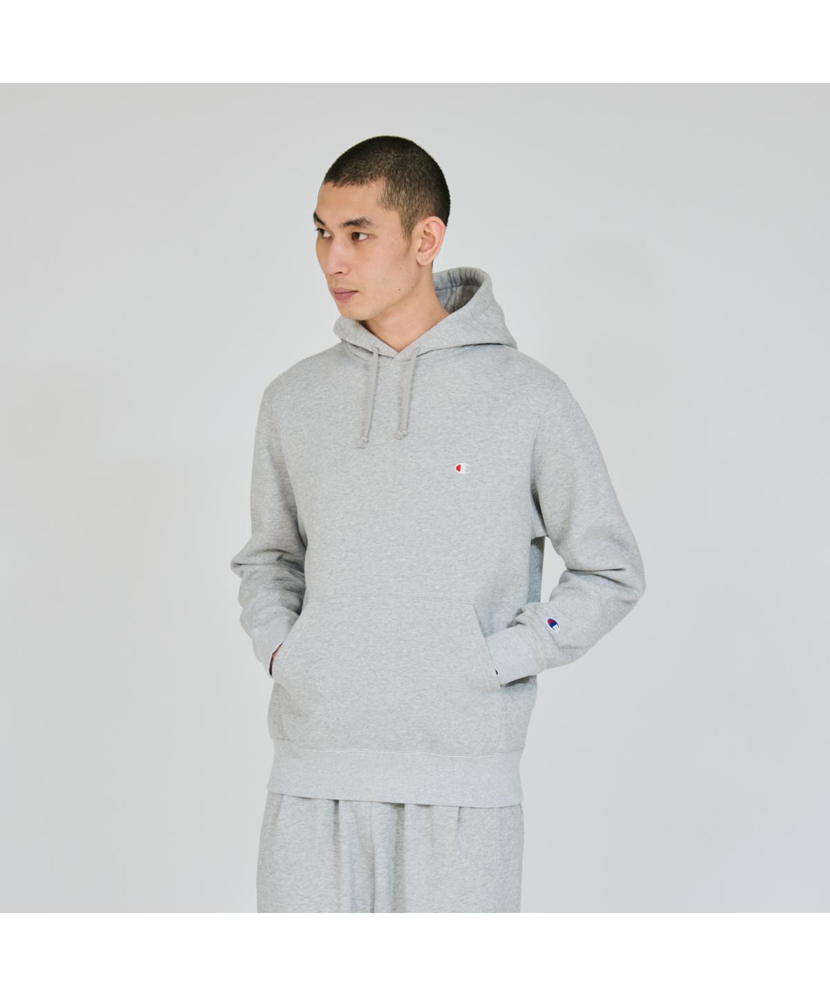 Champion®（チャンピオン）のスウェットシャツは、「ザ キング オブ スウェットシャツ」と評されるほど、世界中の多くのファンに愛されてきました。環境に配慮して生産されたサステナブルなアメリカ綿とリサイクルポリエステルをブレンドした、裏...