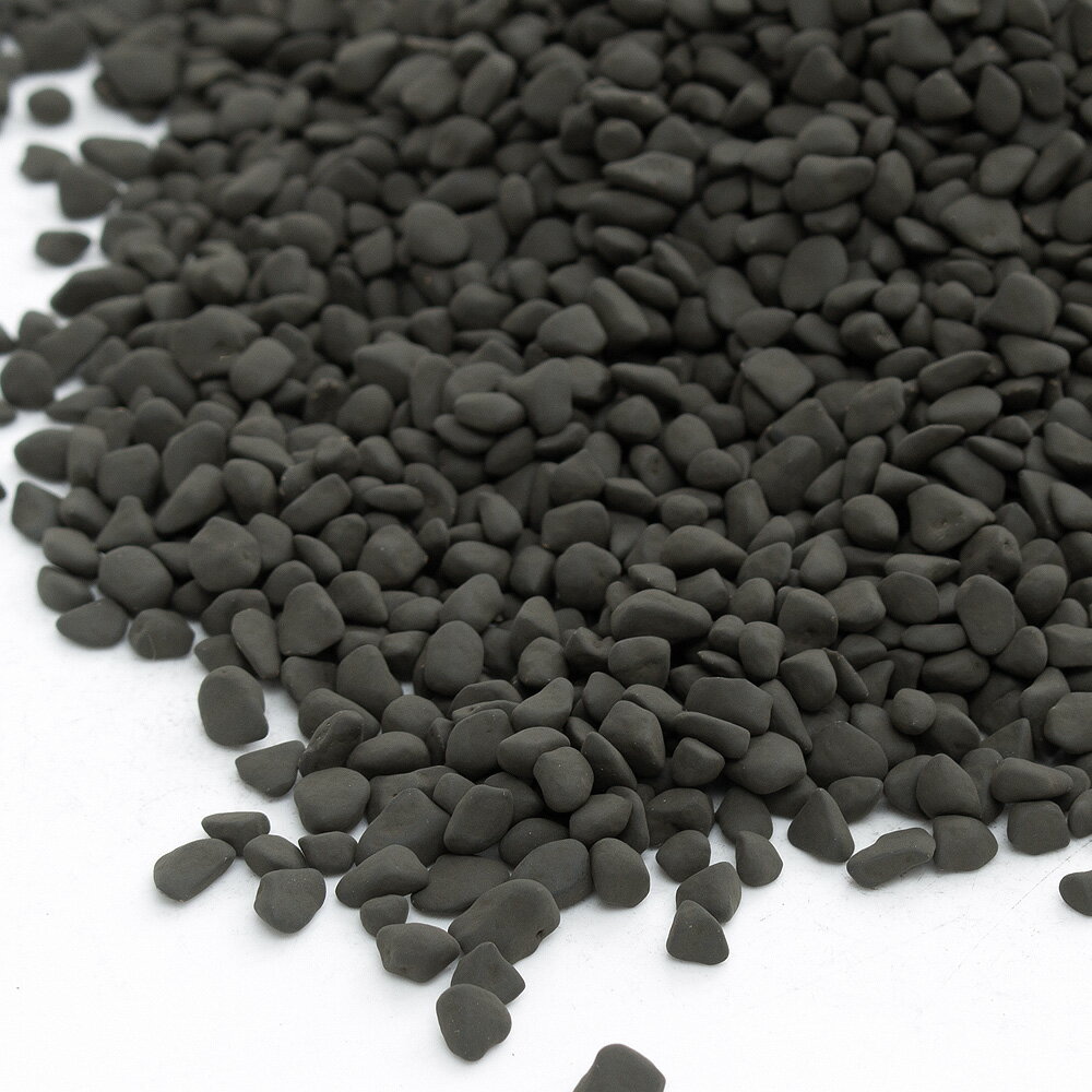 メーカー：オフィスマルキ4つの機能で水質を改善！アンモニア・リン酸塩吸着くん　500g対象対応水槽：30L以下 特長●ゼオライト、水酸化鉄、活性炭の三種類からできているアクアビーズです。 ●毒性の高いアンモニアのイオン吸着より、毒性の高い亜...