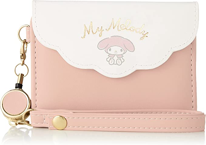 大人気サンリオキャラクターハローキティ・マイメロディ・クロミ・ポムポムプリン・シナモロール・ポチャッコのチェキ&パスケースが登場！リール付きでとってもかわいいサンリオキャラクターのチェキ&パスケース♪チェキケースとしてもパスケースとしても使...