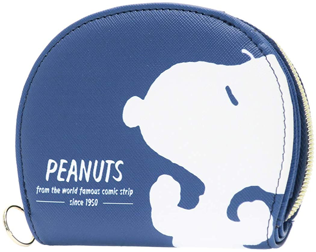 大人気【PEANUTS/SNOOPY】こちらはラウンドのフォルムがおしゃれな【二つ折り財布】大きな仕切り付きファスナーコインケース＆カードホルダーなど使い勝手抜群。■サイズ：約125×95×25mm■素材：合皮大人気【PEANUTS/SNO...