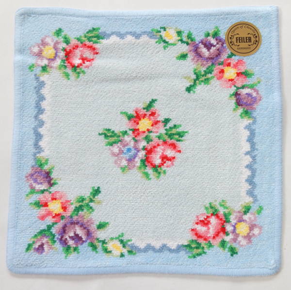 高品質綿100%の天然素材を使用したFEILERのハンドタオル。こちらはスカイブルー地に可愛い花柄の「フロルボニータ」。使えば使うほど肌に馴染み丈夫で長持ちするハンドタオルです。厚みのあるソフトな質感と比類ない吸収性、深く美しい発色！繰り返...