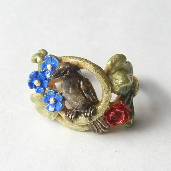 ブラフシューぺリアのアクセサリーは全ての女性をハッピーにさせる魅力があります。若きクリエーターたちは作品に対しての思い入れからひとつひとつに名前を付けています。また細部にまで神経をとがらせた結果、他にはないリアルな表現に優れて極めて上質な出...