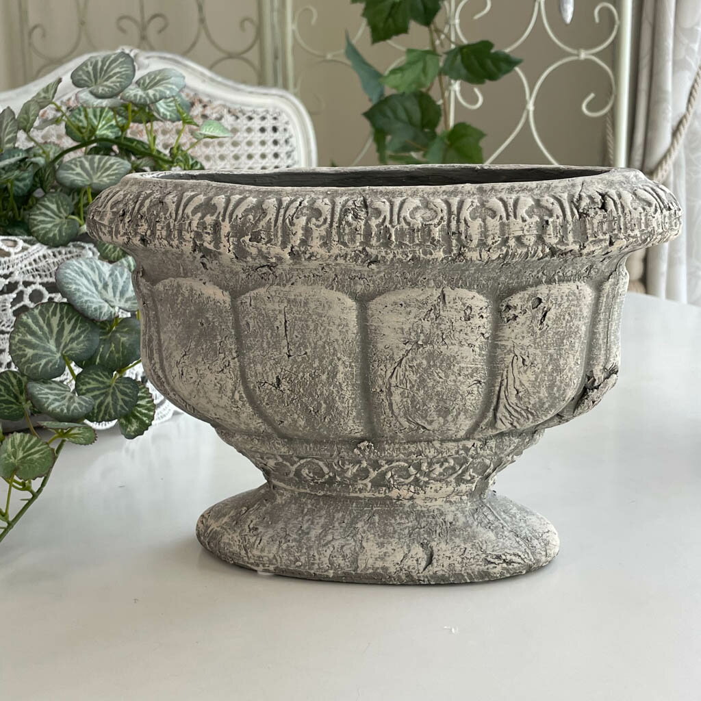 　商品説明サイズ巾23.5×奥行11×高さ15cm口径：巾18cm×奥行6.5cm重さ：1300g&nbsp;材質ストーンウェア&nbsp;中国製ご購入の前に【ストーンウェア】陶器と磁器の中間的な性質で耐久性に優れています。釉薬の特性上、発...