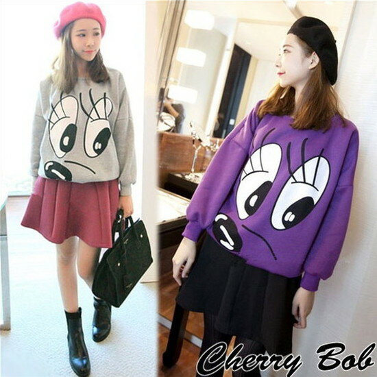 オーバーサイズのゆったりとしたカジュアルトレーナです！ コミック・カートン風大きな目玉プリントが目を引くデザインプリントになってます★ 裏起毛なので、1枚でも重ね着コーデにも◎です。 カラバリ展開は、グレーとパープルの2色になります。 ■サ...