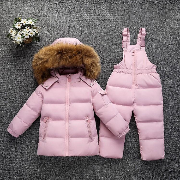 ●品名：キッズ用ダウンコート（上下セット）●素材：ポリエステル●カラー：全5色●サイズ：90cm-120cm●季節：冬●内容物：2点セット検索ワード：ダウンコート キッズ ダウン 子供 ダウンコート キッズ　ダウンコート ファー　ダウンジャ...