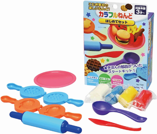 『こむぎ素材の楽しいねんど！』 はじめてのねんど遊びにピッタリのセット！ ●人気のはさみ型は「たいやき型」・「ワッフル型」の2種類が入っています！ ●ローラーやへらを使ってねんど遊びの基本を覚えよう！ ●いろんなアイデアを形にして、創造力・...