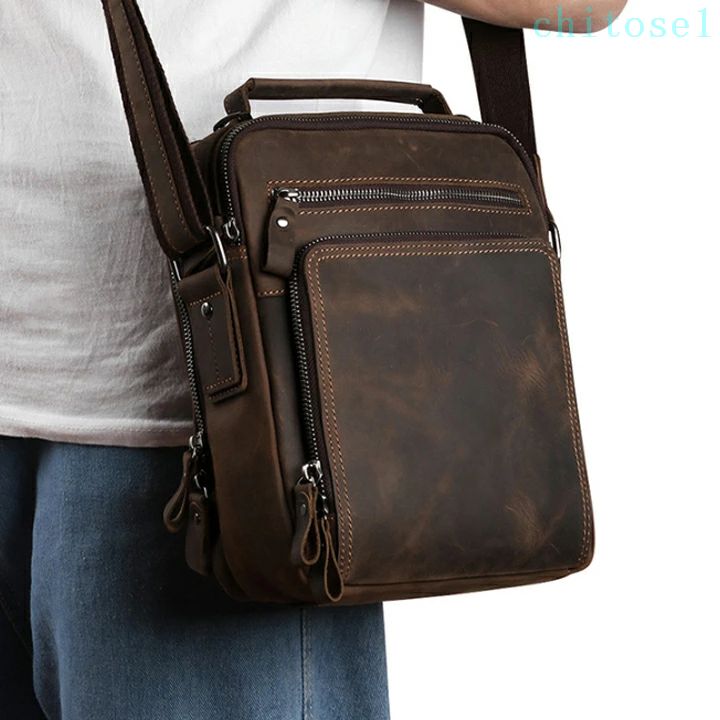 【商品番号】OD122401 【素　　材】本革(本革) 【サイズ】23cm×10cm×26cm 【重量】800g 【カラー】ブラック、ブラウン、コーヒー色、栗色 【セット内容】ショルダーバッグ*1 ご注意： ★飾り品がついておりません。ご了...