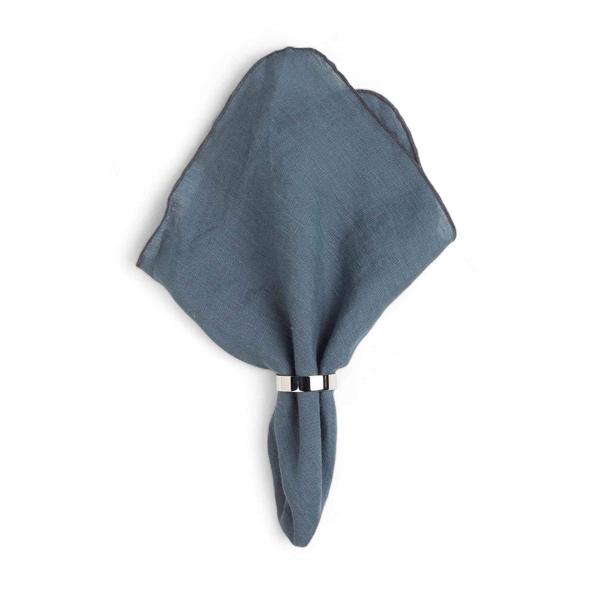 Broste Copenhagen（ブロステ・コペンハーゲン）は、1955年にデンマーク・コペンハーゲンで設立された、北欧デザインを代表するインテリアブランドのひとつです。創業以来、「暮らしに寄り添う上質なデザイン」をコンセプトに、自然から...