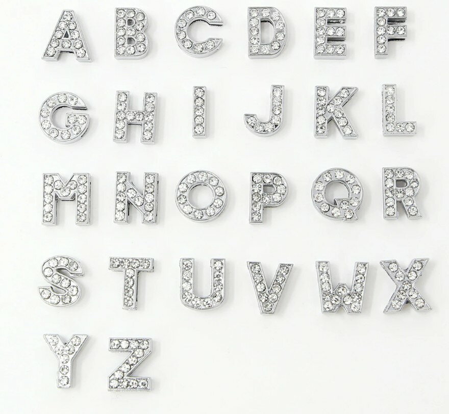 【オプション】イニシャルを追加する こちらはフラワーギフトのオプションなのでお花と一緒にカートにおいれください アレンジのどこかにイニシャルメダルを追加します 結婚祝いなどにご新郎様とご新婦様のイニシャルを入れても♪ 結婚祝いなどにご新郎様...