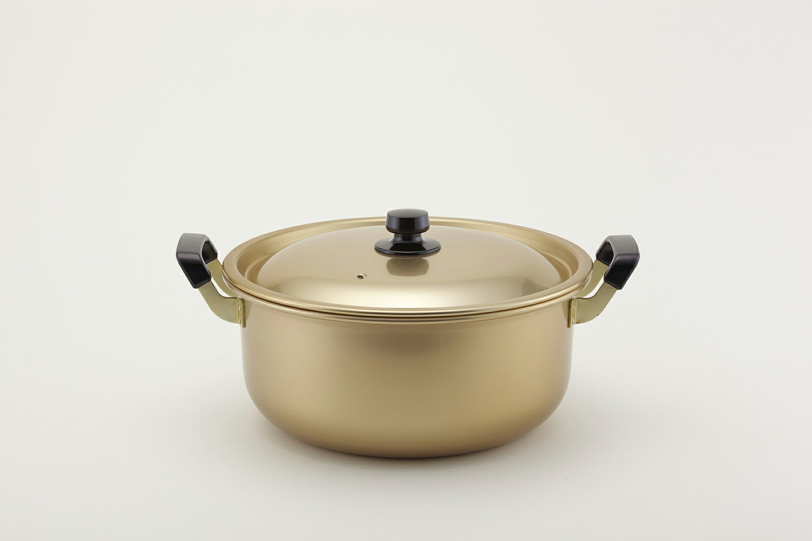 材質：本体/アルミニウム、取っ手/フェノール樹脂満水容量：9600ml