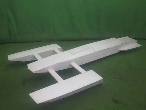 ラジコン:水系ラジコン、パーツ、プロポ 【未使用】ラジコンボート アウトリガー 船体 商品番号: 565930002 ラジコンボートのアウトトリガー(Outrigger)型船体は、高速安定性を追求した特殊な形状が特徴です。主に競技向けに設計...