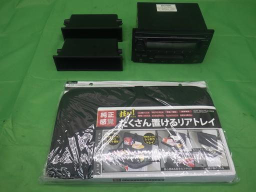 コンポ・ナビ:アンプレスデッキ 【中古】トヨタ 純正 デッキ カー用品 セット 商品番号: 555531002 動作OK 外観上大きなキズ等なし 小物入れ2つ、シートに引っ掛ける物入れ1つ 状態 : 使用済み 4749円から値引き