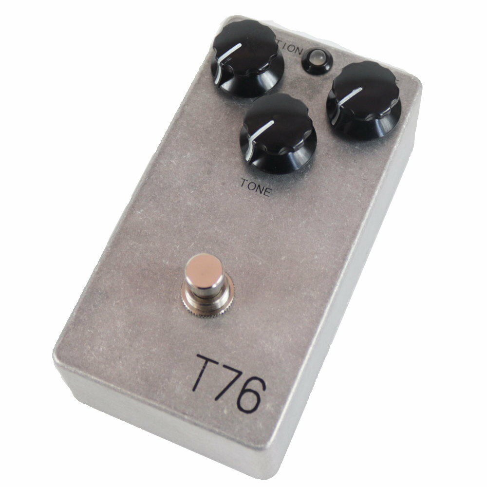 mt’Lab MODEL T76 ファズ ギターエフェクターModel T76Big Muff Rams Headのサウンドを再現したモデルです。Rams Headは様々なヴァリアントが存在しますが、T76は後期型の白いボックス型のコンデン...