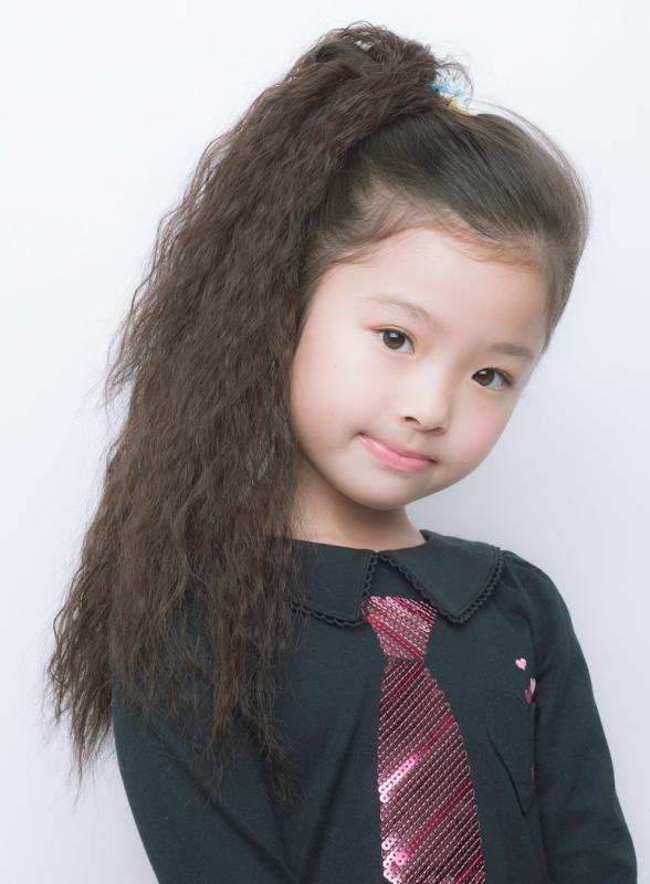 プリシラ ガールズ・シュシュウィッグ ワッフル GVS-01 耐熱ヘアアクセのシュシュのように団子にはめるだけリング状ウィッグ伸縮性のあるゴム状になっています。ガールズシリーズは子供用の小さめサイズです。長さ： 約45cm素材： 耐熱ファイ...