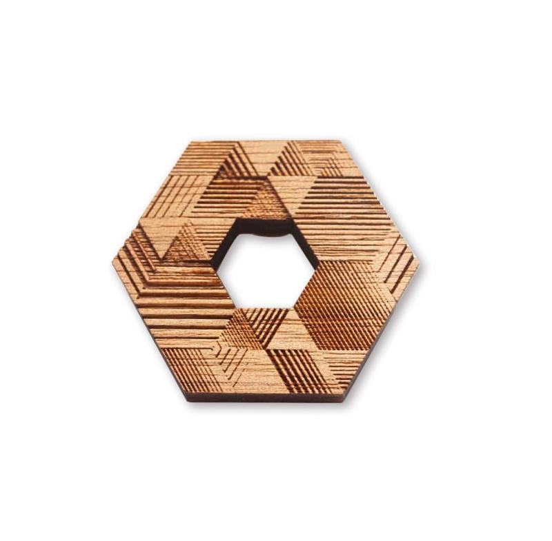 木製 ブローチ ハニカム 日本製 コサージュ シンプル おしゃれ ナチュラル 軽い cotch honeycomb Brooch 木tch コッチ レディース 女性用 誕生日プレゼント 結婚 アクセサリー かわいい 20代 30代 40代材...