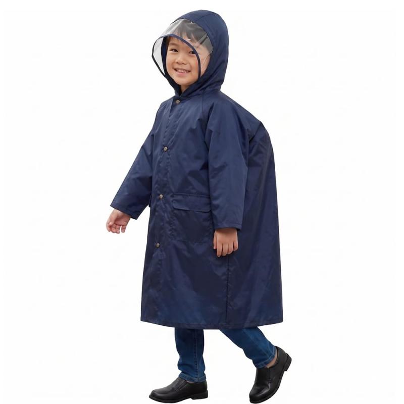 [Sammy Agora] レインコート キッズ 撥水 ランドセル対応 収納袋付き カッパ 雨具 レインウエア 男の子 女の子 小学生 名前記入欄 透明窓付きフード 膝丈 はっ水【ランドセル・リュック対応】 背中にスナップボタン式のマチを備...