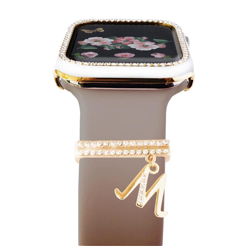 [Libérez-moi] アップルウォッチ用 イニシャル チャーム ラインストーン キラキラ ゴールド おしゃれ アクセサリー レディース モデル ネーム しりこん 38mm 40mm 42mm 44mm 45mm (M)大人気のイニシャ...