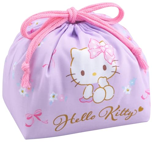 巾着袋リボン/-/KB-1・パッケージ個数:1・(C)2024 SANRIO CO. LTD. APPROVAL NO. L652646・サイズ：270×160mm ・ 底 160×120mm・素材：布ハローキティの巾着弁当袋が登場