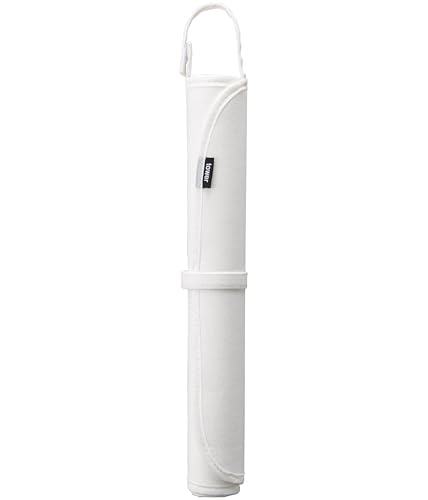 くるくるアイロンマットホワイト/W72XD40XH1cm/3357・パッケージ個数:1・商品サイズ:掛け面:約W72×D40cm(取っ手含まず)、収納時:約W6×D6×H40cm(取っ手含まず)・品質表示:掛け面:綿100%、裏面:ポリウレ...