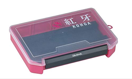 紅/-/971935・パッケージ個数:1・サイズ(mm)/幅:205×奥行き:145×深さ:28・素材/フタ・本体:PP、止具:ABS・収納量:2~8号が約24個収納可能。テンヤやカブラをコンパクトに収納できる専用ケース。段差マットの採用で...