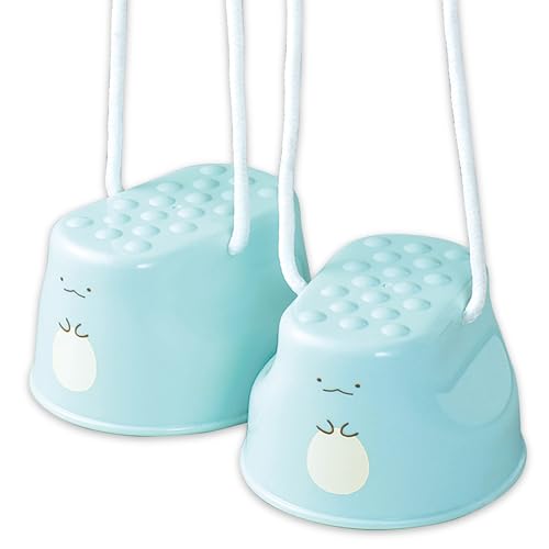 ぽっくりとかげ水色/-/76478・Style:ぽっくりとかげ・『すみっコぐらし』とかげデザインのかわいいぽっくりです。・【材質】本体:PP / ひも:ポリエステル・【本体仕様】ひも取りつけ済み。・【対象年齢】3歳以上・プレイヤー数: 1商...