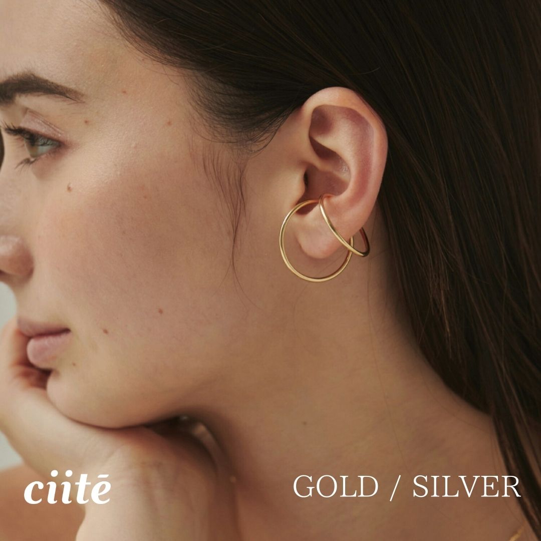 ▼ ゴールド▼ シルバー 商品名 立体2連イヤーカフ（両耳用） 素材 真鍮 サイズ 幅：2.2cm大きさ：2.3cm×2.5cm 備考 ◆商品説明◆付けた時のバランスに最大限こだわったトレンドのイヤーカフ。単体で付けてもピアスやイヤリングと...