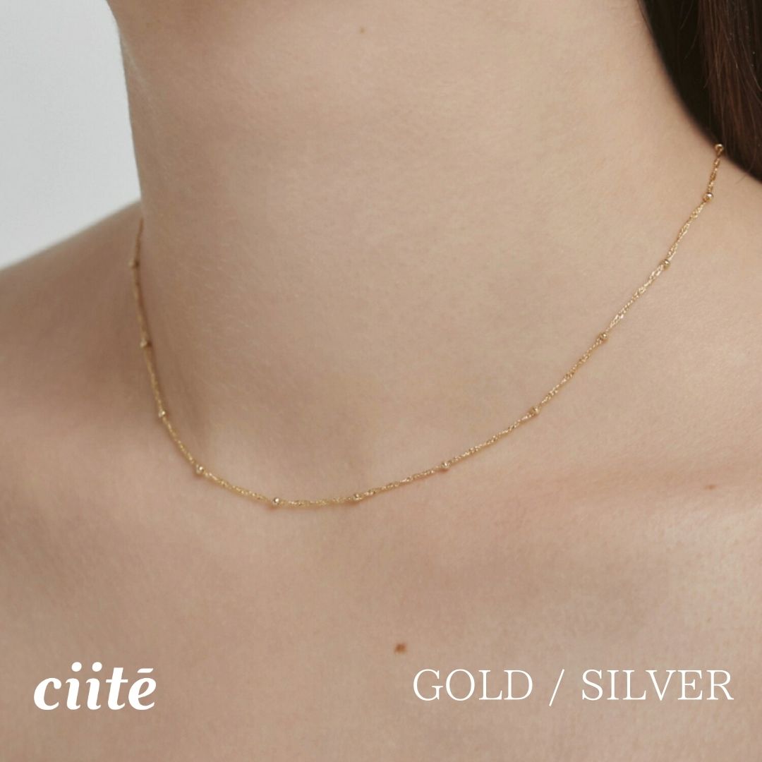 ▼ ゴールド▼ シルバー 商品名 simple chain necklace / シンプルチェーンネックレス 素材 真鍮 サイズ 長さ：34.2cm - 39.5cm 備考 ◆商品説明◆シンプルながらもサイズ感や付けた時のバランスに最大限こ...