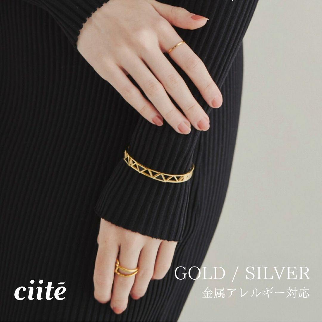 ▼ ゴールド▼ シルバー 商品名 【 金属アレルギー対応 】 トライアングルデザインバングル サージカルステンレス 素材 サージカルステンレス サイズ 幅：0.8cm、手首周り：16.8cm 備考 【金属アレルギー対応 サージカルステンレス...