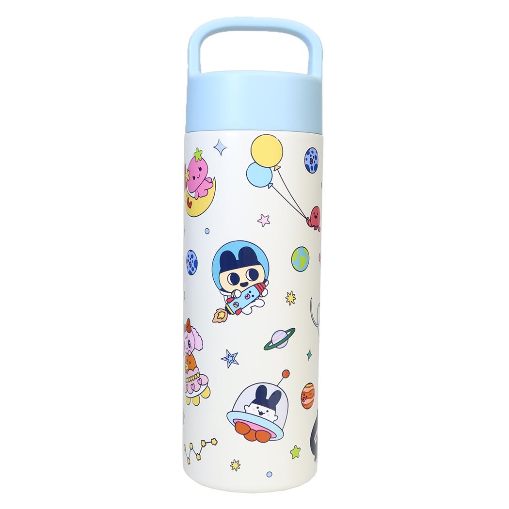 大人気[たまごっち]グッズにまたまた可愛いnewアイテム登場こちらはとっても可愛い[ハンドル付きステンレスボトル]指一本で持ち運べる機動力漏れの心配が少ないスクリューキャップ仕様ホットもアイスも両方対応！かわいい水筒いろいろあるのでお気に入...