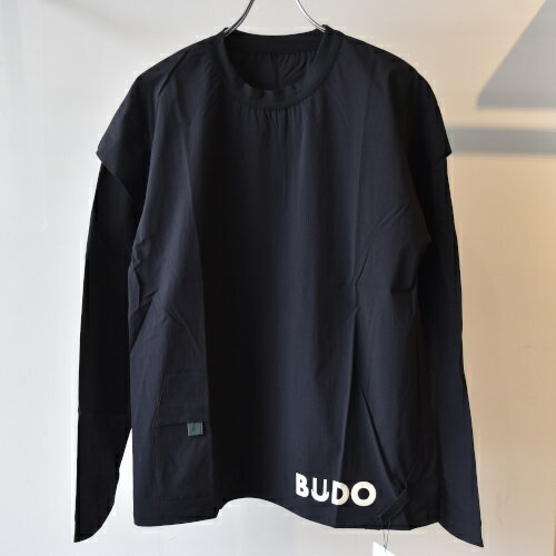 ナイロン本来の優れた機能性を活かしつつ、スポーティになりすぎない、天然素材のような上品な表情を併せ持つ高機能素材を使用したプルタイプのレイヤーシャツ。 やや厚みがあり、これまでの＜CATCH PULLOVER＋ADD＞以上に強度を高めながら...