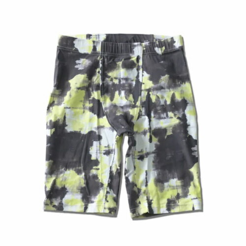 このショートタイツは、ランニング時の動きやすさ、そしてデザイン性を追求するために、メリルハイテンションという機能性素材を使用しています。 メリルハイテンションは、機能的なナイロンの良さを引き出した生地で、一般的なストレッチ素材と比べ、フィッ...