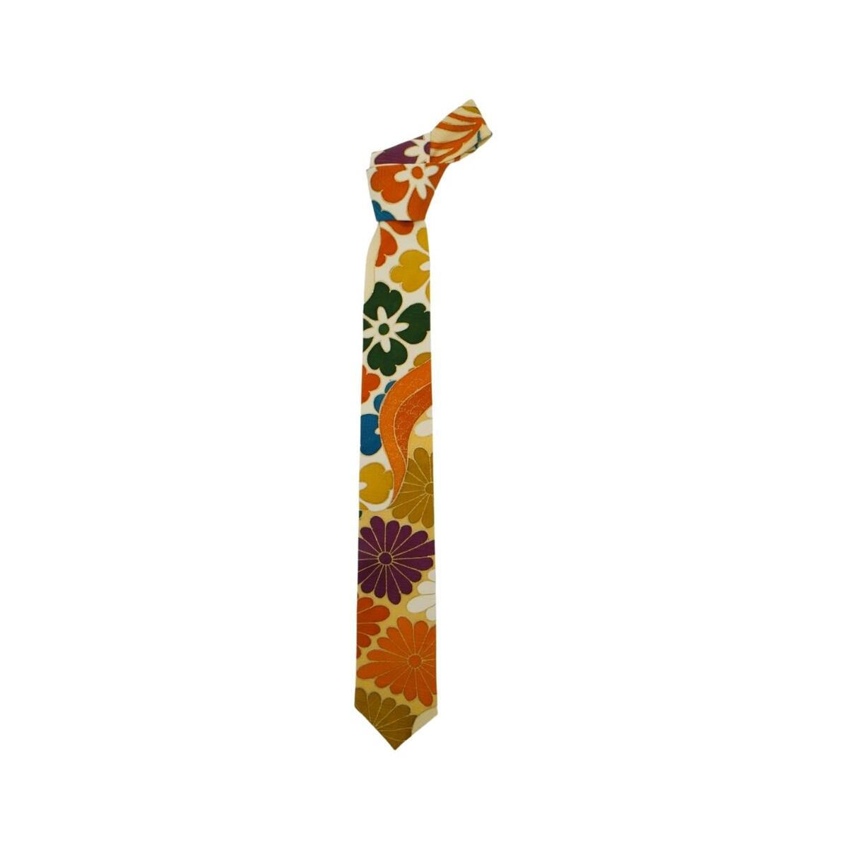 商品情報素材/材質シルク100%（正絹）サイズ/寸法全長：150cm 大剣：8cm注意モニター発色の具合により色合いが異なる場合がございます。着物リメイク ネクタイ 着物ネクタイ 着物 サスティナブル 一点もの オシャレ 和柄 父の日 プレ...